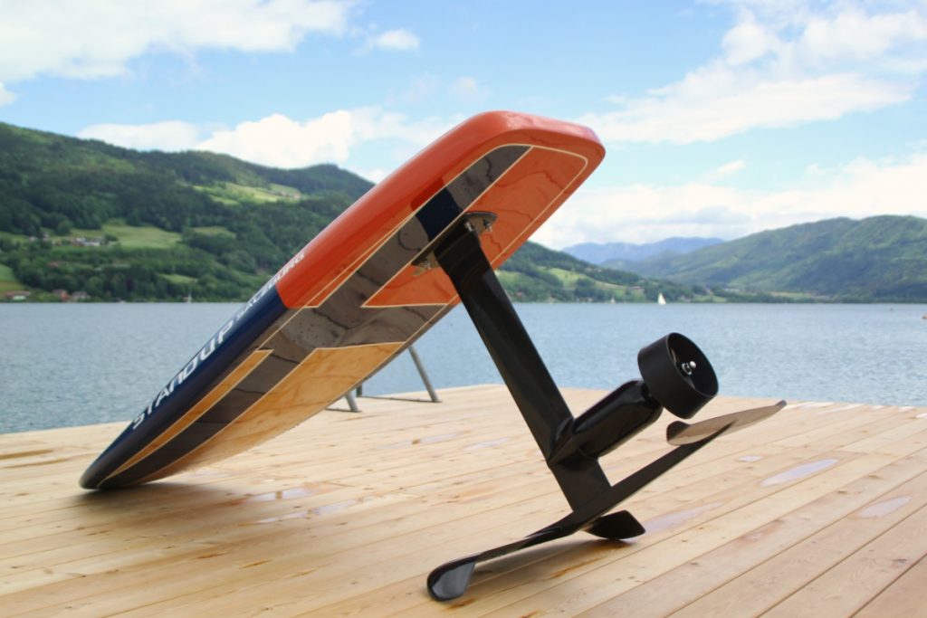 E-Foiling – die neue Art des Surfens – Elektrisch und beinahe lautlos ...